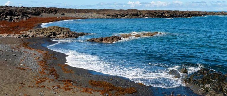 Las 10 playas de arena negra más espectaculares en España