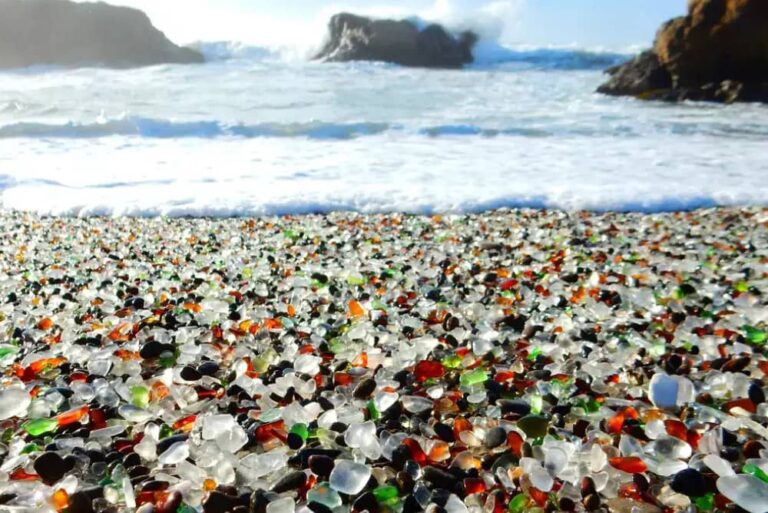 Las 8 mejores playas de piedras en España